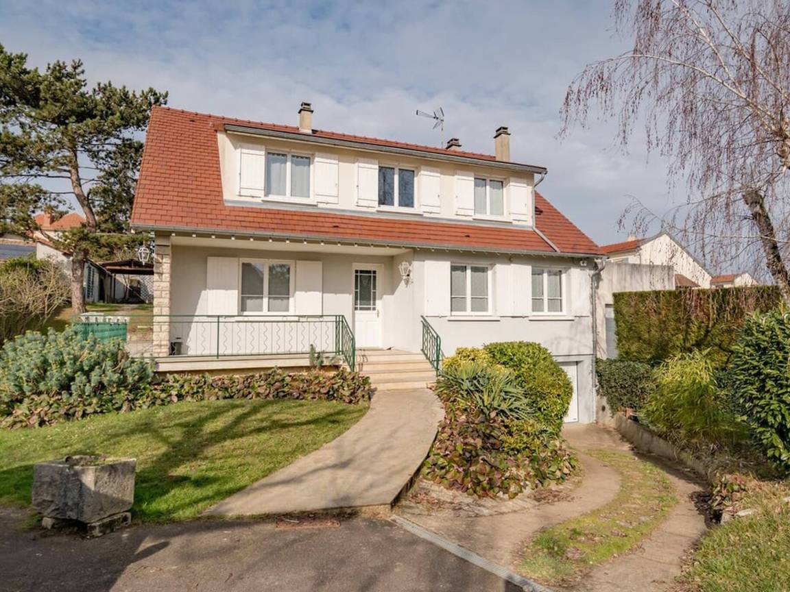 150 M² Talo ∙ 4 Makuuhuonetta ∙ 8 Vierasta - Auxerre