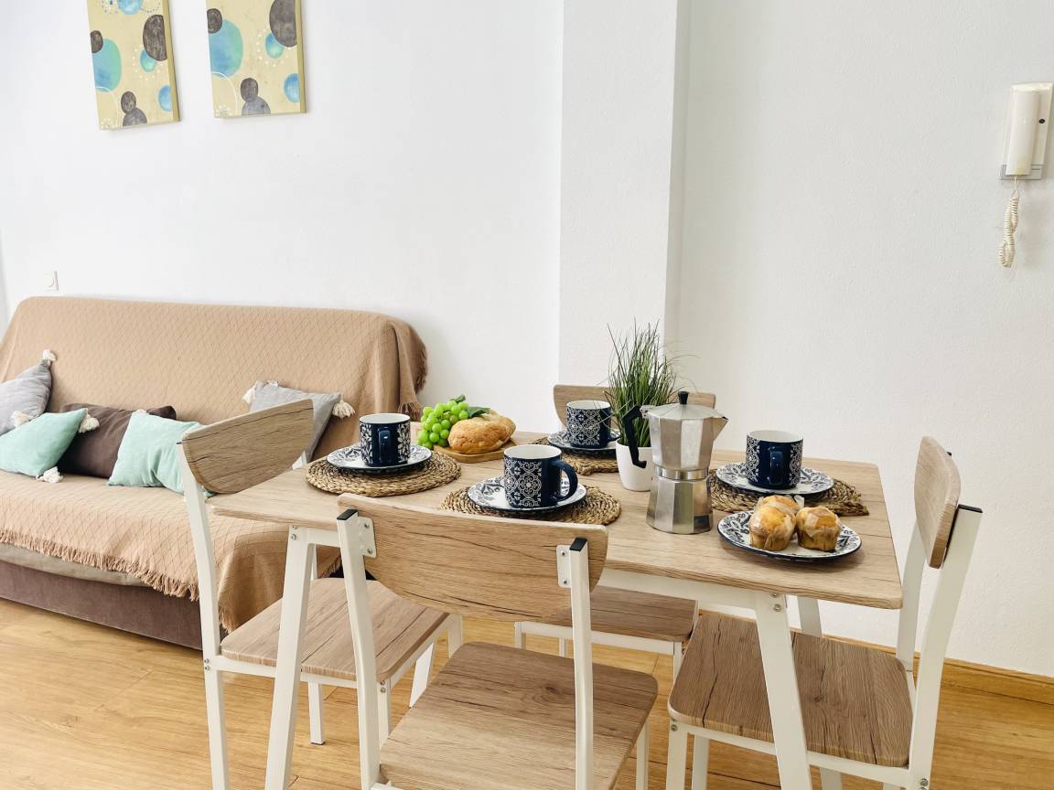 65 M² Ferienwohnung ∙ 2 Schlafzimmer ∙ 4 Gäste - Nerja