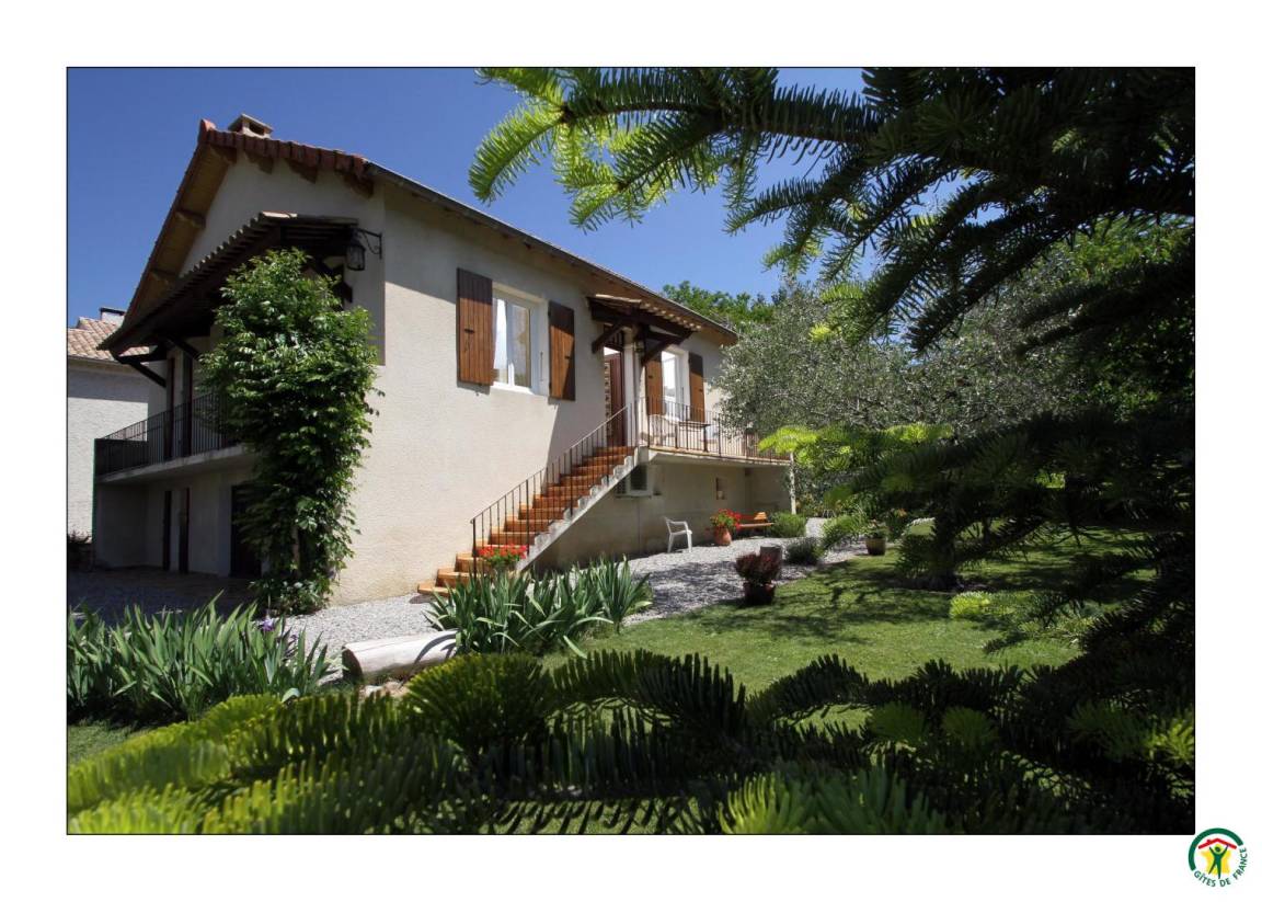 190 M² Gîte ∙ 3 Chambres ∙ 6 Personnes - Nyons