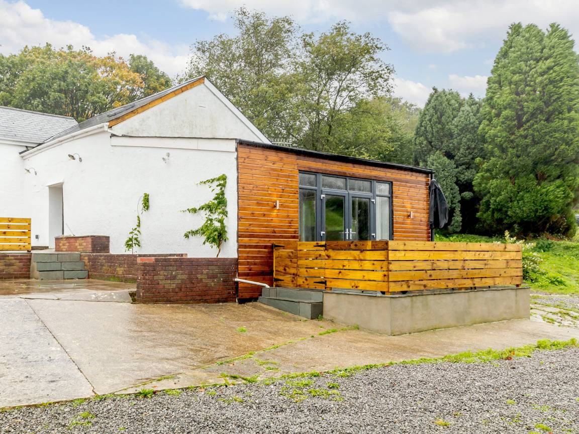 Cottage ∙ 3 Bedrooms ∙ 6 Guests - Port Talbot