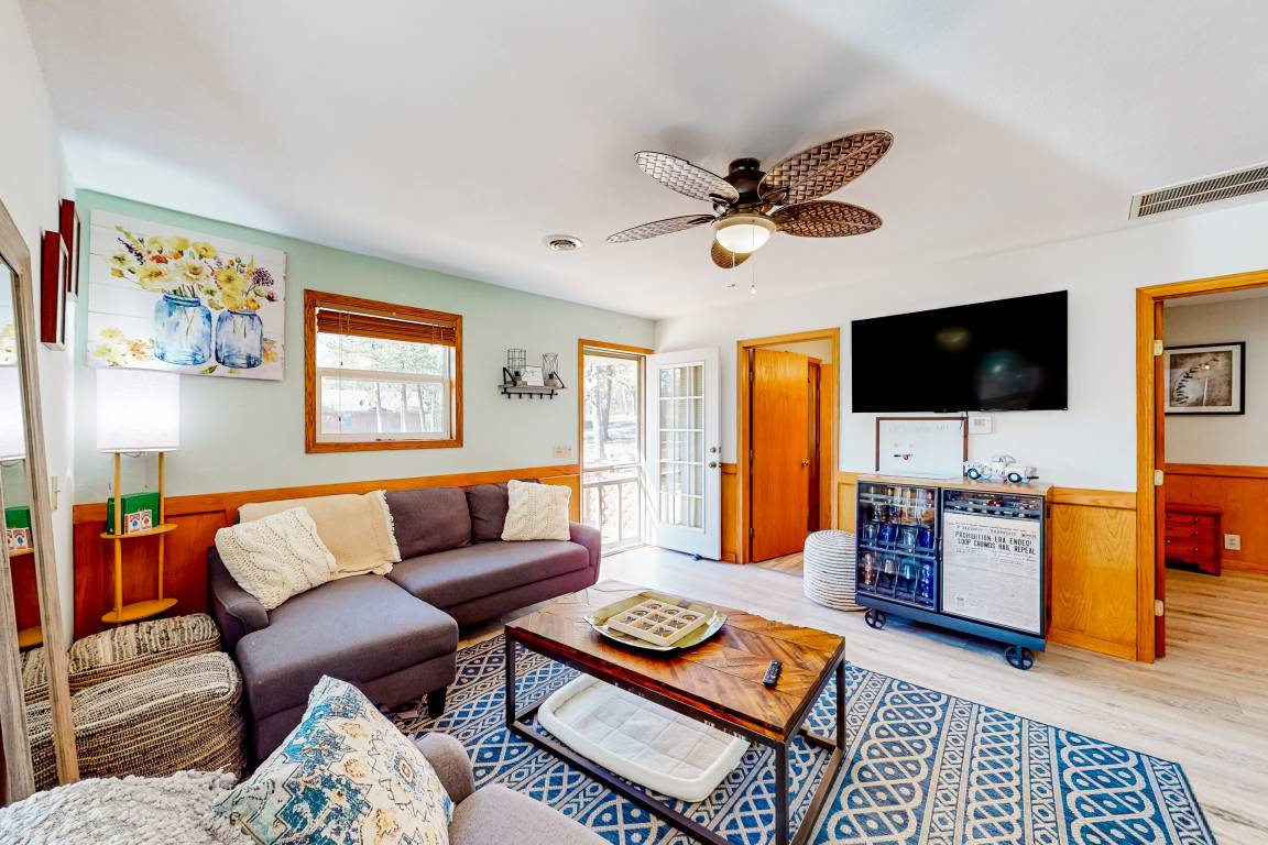 142 M² House ∙ 3 Bedrooms ∙ 12 Guests - Promised Land Zoo, Eagle Rock