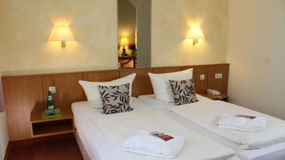 Hotel ∙ 2 Guests - Erfurt