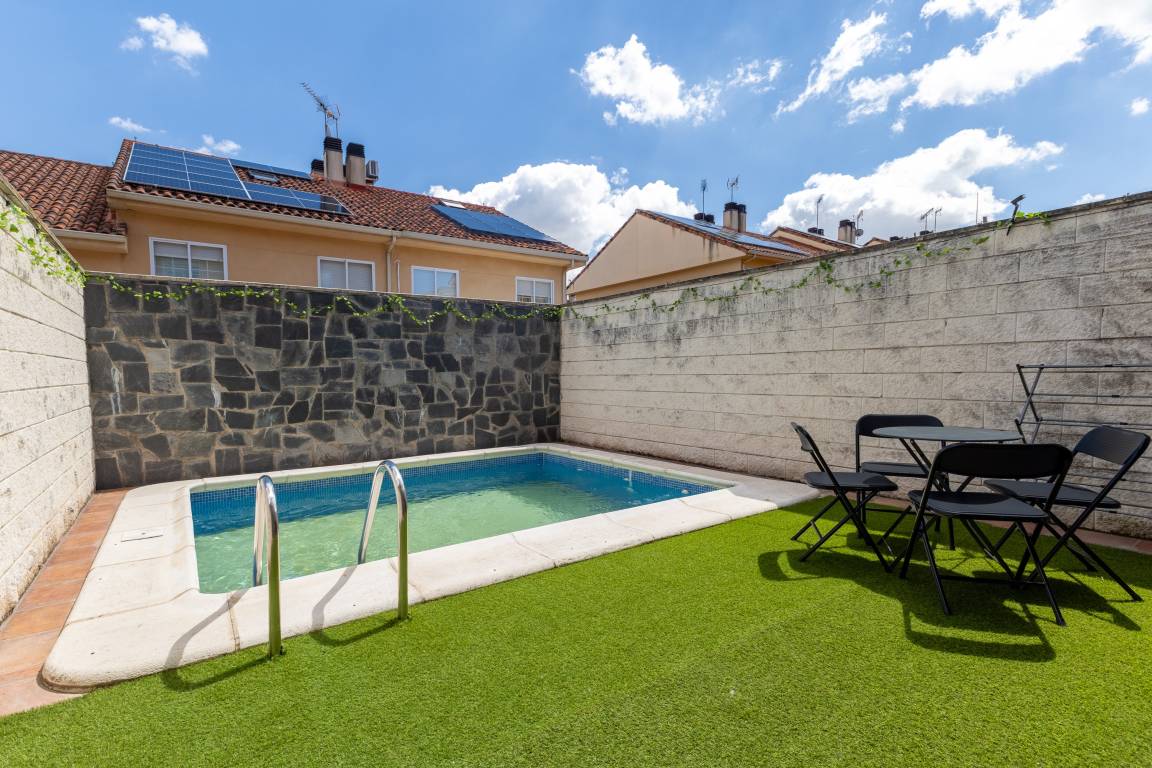 200 M² House ∙ 4 Bedrooms ∙ 8 Guests - Alcala de Henares