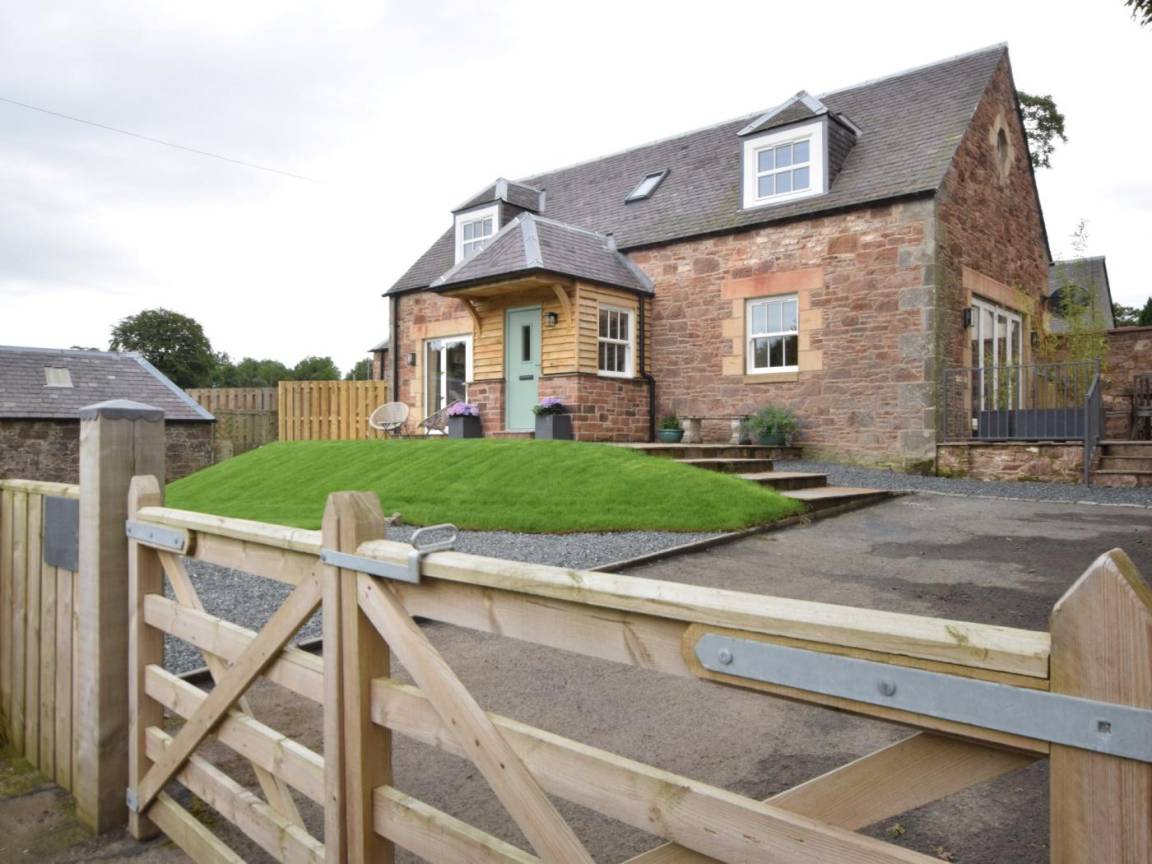 Cottage ∙ 2 Bedrooms ∙ 4 Guests - Biggar