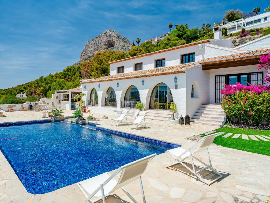 350 M² Ferienhaus ∙ 4 Schlafzimmer ∙ 8 Gäste - Dénia