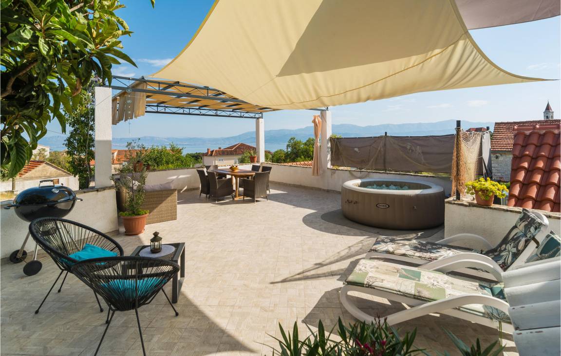 78 M² Apartment ∙ 3 Bedrooms ∙ 6 Guests - Sutivan