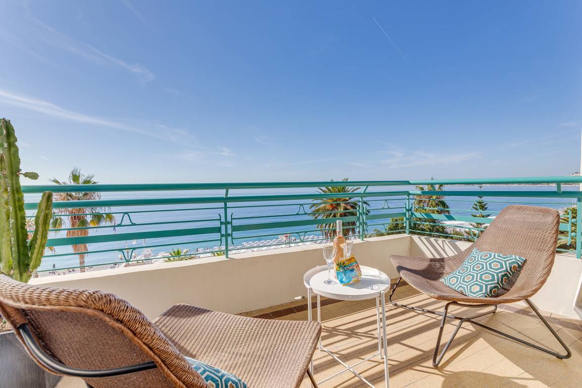 110 M² Appartement ∙ 3 Chambres ∙ 6 Personnes - ibis Nice Centre Gare