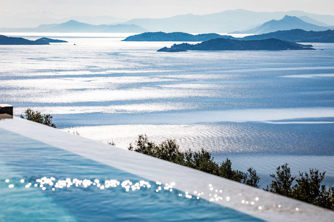 240 M² Villa ∙ 5 Slaapkamers ∙ 10 Gasten - Skiathos