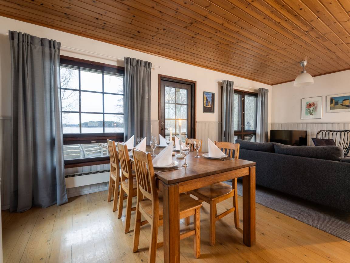114 M² Talo ∙ 2 Makuuhuonetta ∙ 6 Vierasta - Hauho