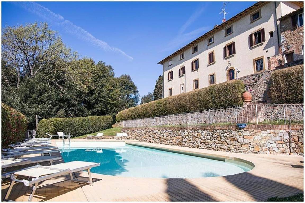 1716 M² Villa ∙ 8 Bedrooms ∙ 20 Guests - San Gimignano