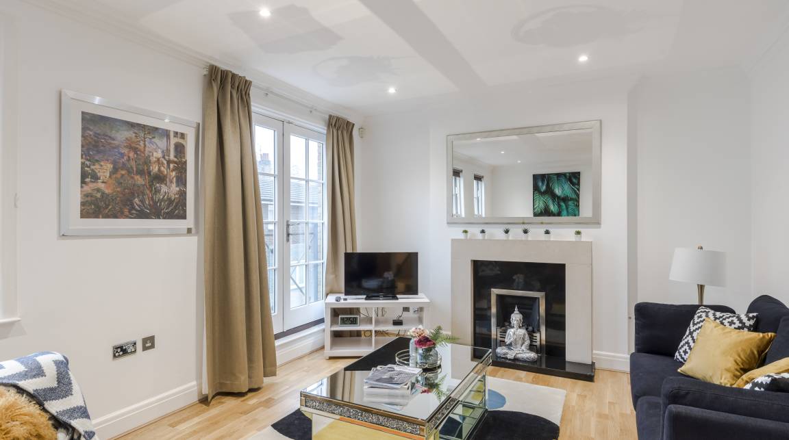 90 M² House ∙ 2 Bedrooms ∙ 4 Guests - Leyton