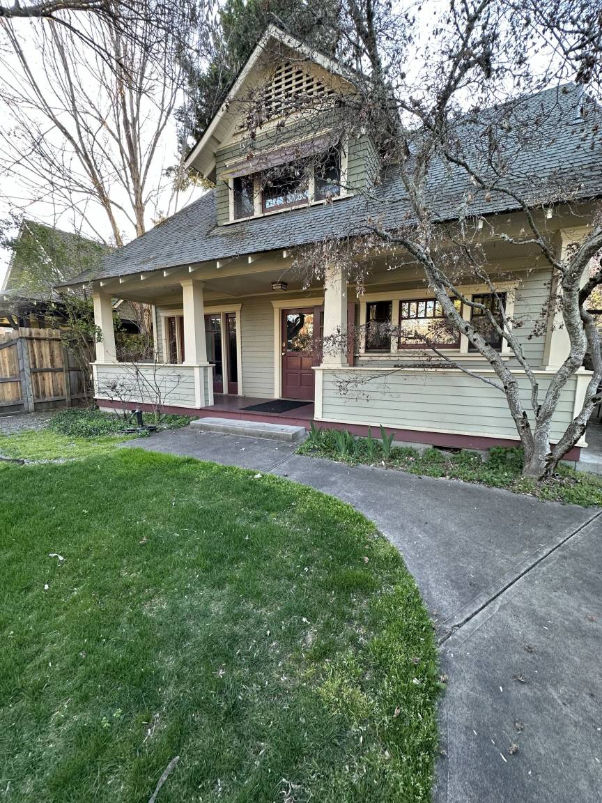 111 M² Apartment ∙ 2 Bedrooms ∙ 4 Guests - Jacksonville, OR