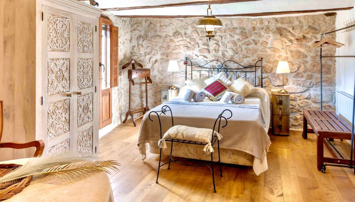 240 M² Talo ∙ 5 Makuuhuonetta ∙ 18 Vierasta - Montanejos