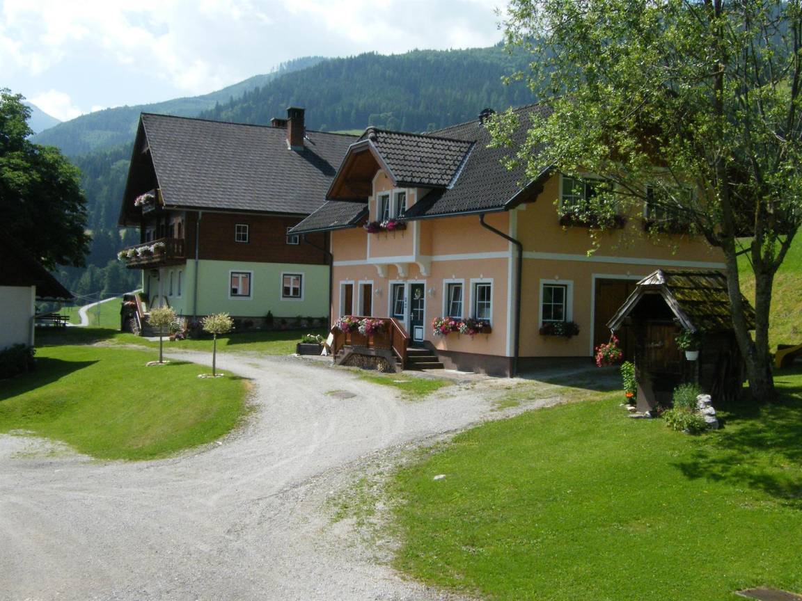80 M² House ∙ 2 Bedrooms ∙ 4 Guests - Obertraun