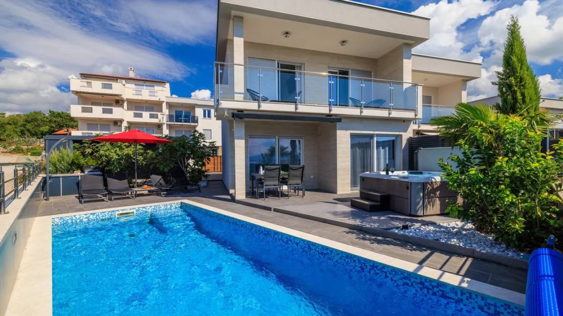 90 M² Huis ∙ 2 Slaapkamers ∙ 4 Gasten - Crikvenica
