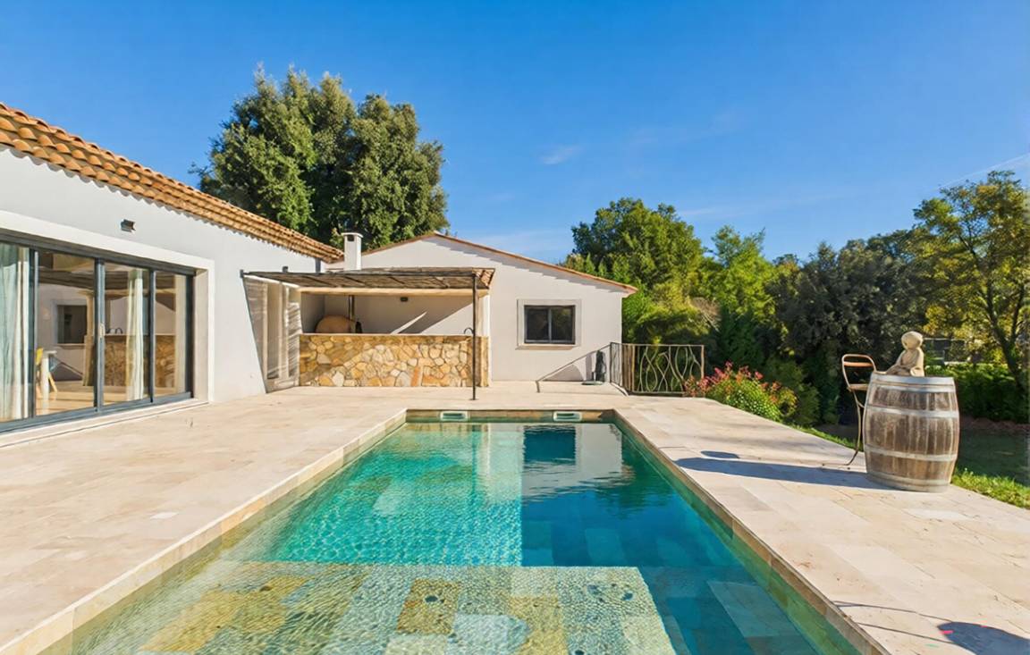 180 M² Ferienhaus ∙ 4 Schlafzimmer ∙ 8 Gäste - Montauroux