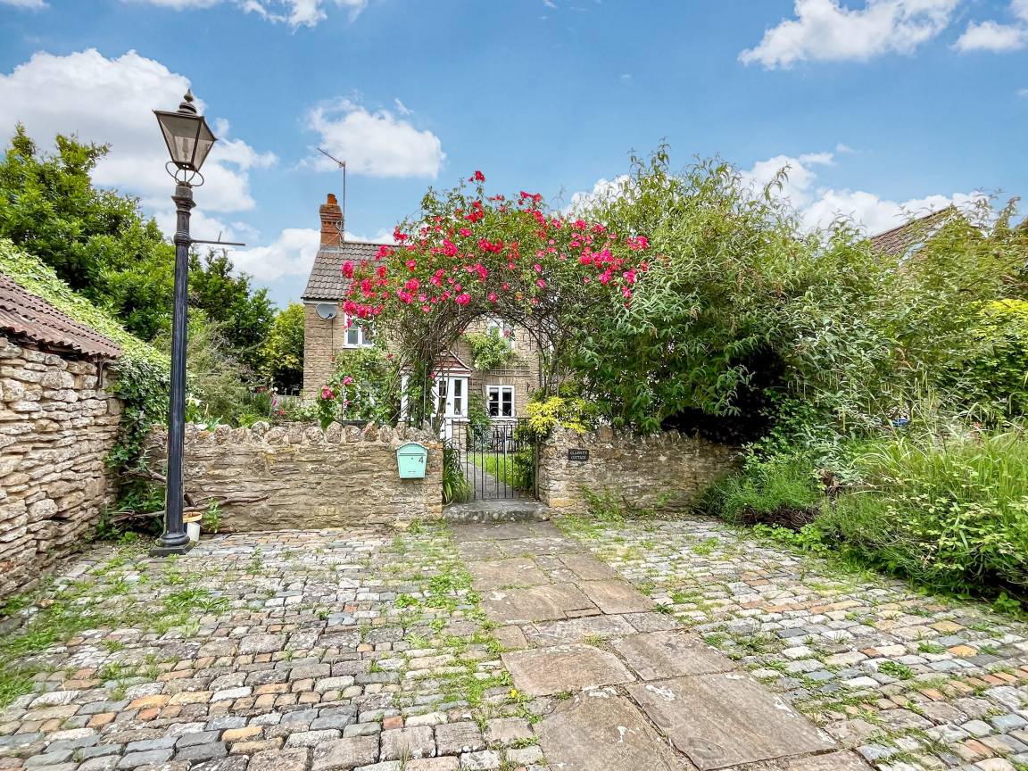 Cottage ∙ 3 Bedrooms ∙ 6 Guests - Chippenham
