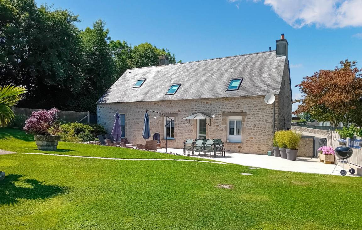 113 M² Longère ∙ 3 Chambres ∙ 8 Personnes - Manche