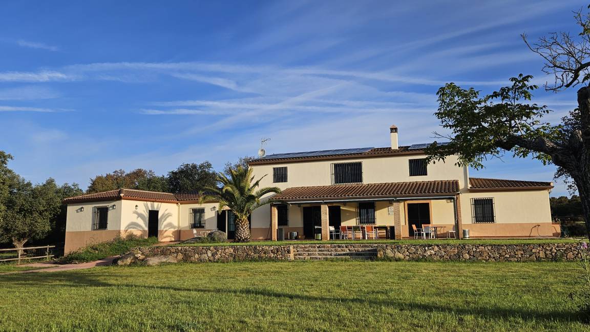 450 M² Casa Rural ∙ 6 Habitaciones ∙ 12 Huéspedes - Barcarrota