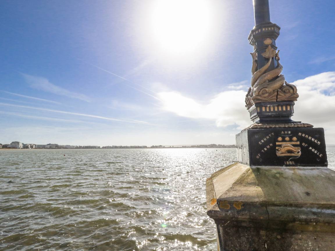 Cottage ∙ 4 Bedrooms ∙ 8 Guests - Bournemouth