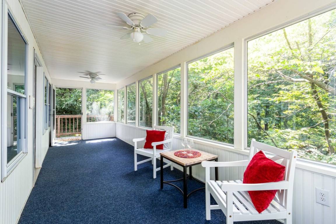84 M² House ∙ 2 Bedrooms ∙ 4 Guests - Naked Mountain Winery, Markham