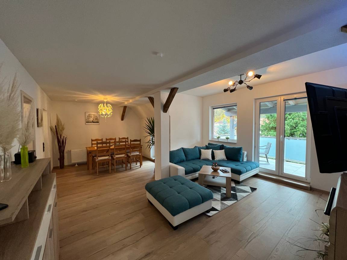 75 M² Ferienwohnung ∙ 1 Schlafzimmer ∙ 4 Gäste - Suhl