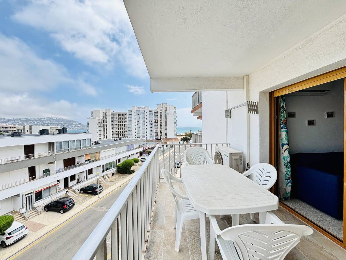 65 M² Apartament ∙ 2 Sypialnie ∙ 6 Gości - Roses