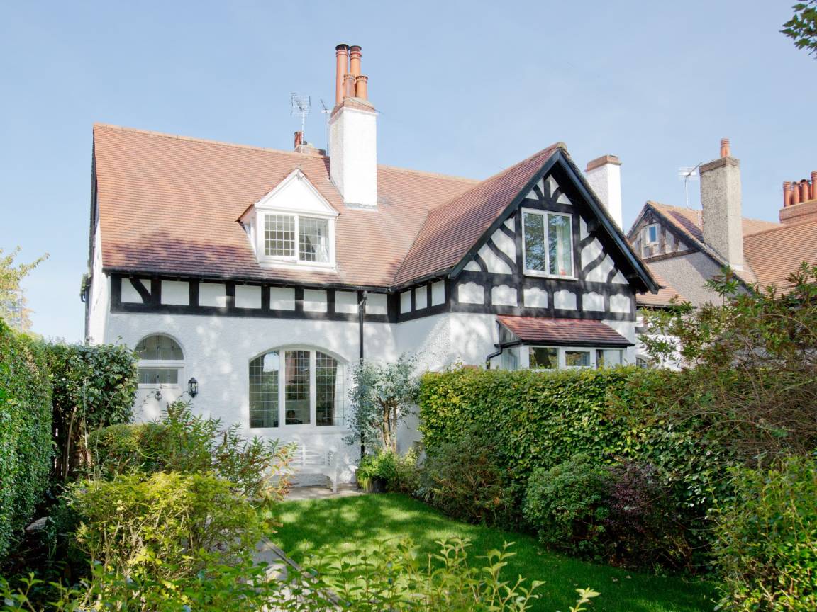 Cottage ∙ 2 Bedrooms ∙ 4 Guests - Harrogate