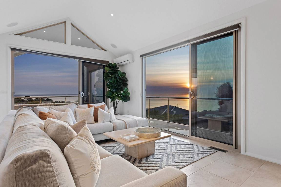 House ∙ 4 Bedrooms ∙ 12 Guests - Mount Martha