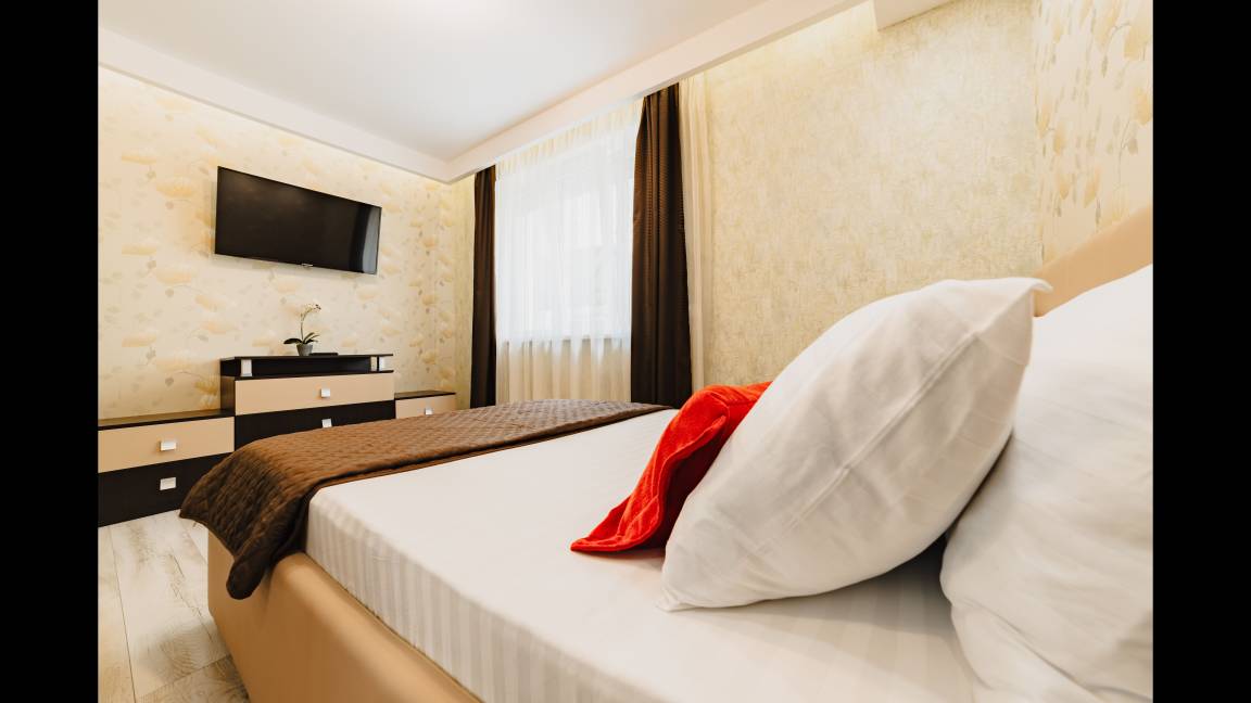 70 M² Apartment ∙ 2 Bedrooms ∙ 6 Guests - Brassó