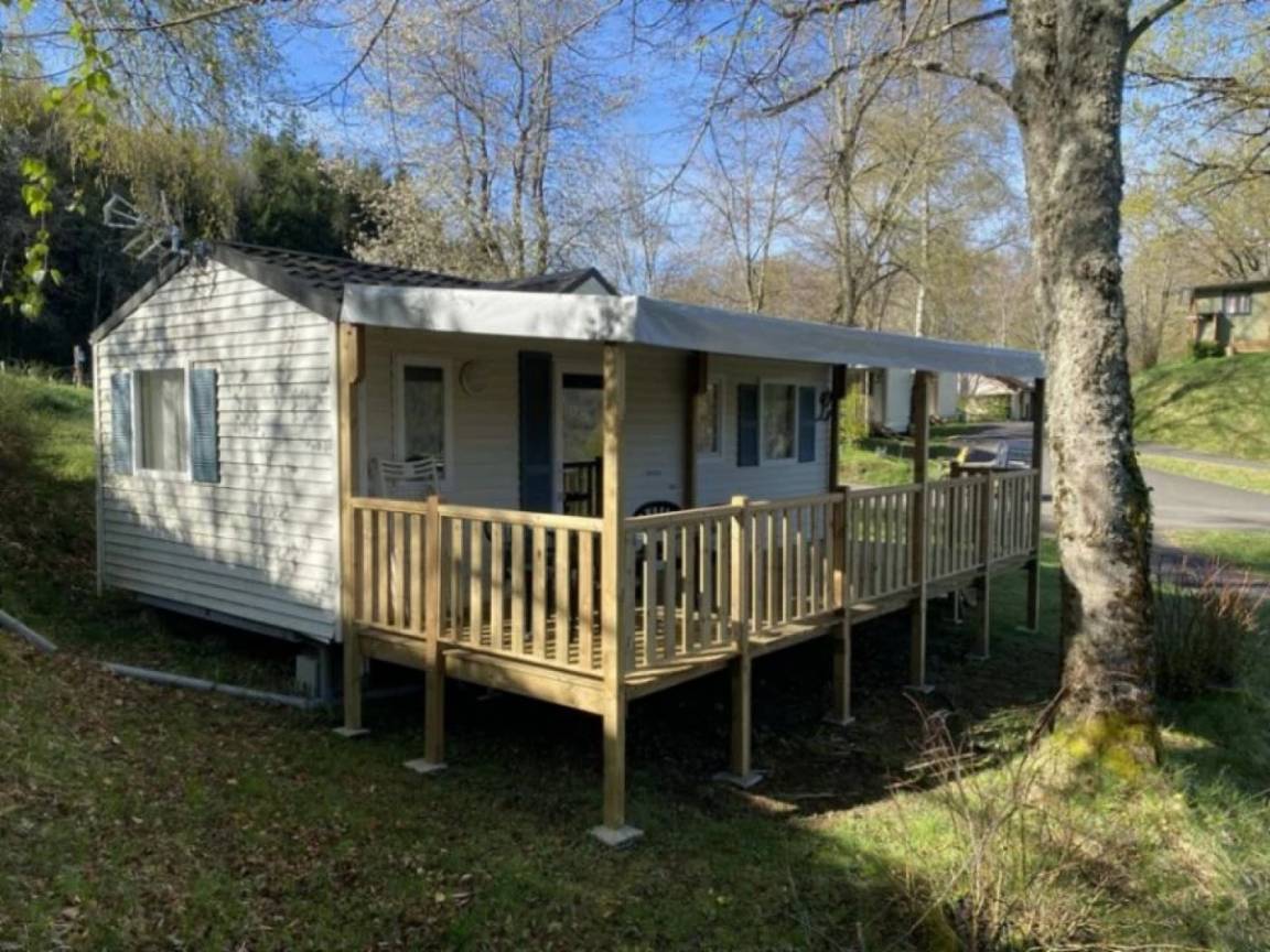 31 M² Camping ∙ 2 Chambres ∙ 4 Personnes - Vic-sur-Cère