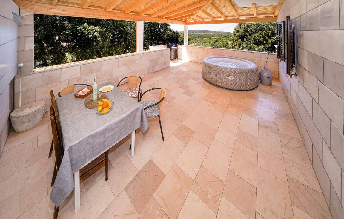 150 M² Huis ∙ 2 Slaapkamers ∙ 4 Gasten - Hvar