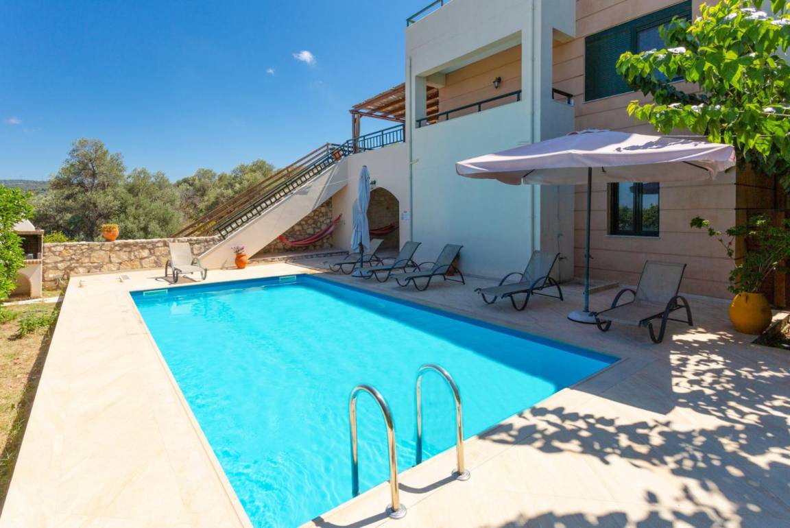 180 M² Villa ∙ 4 Chambres ∙ 8 Personnes - Grèce
