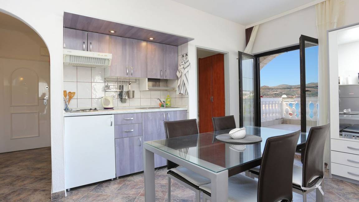 40 M² Appartement ∙ 1 Slaapkamer ∙ 4 Gasten - Trogir