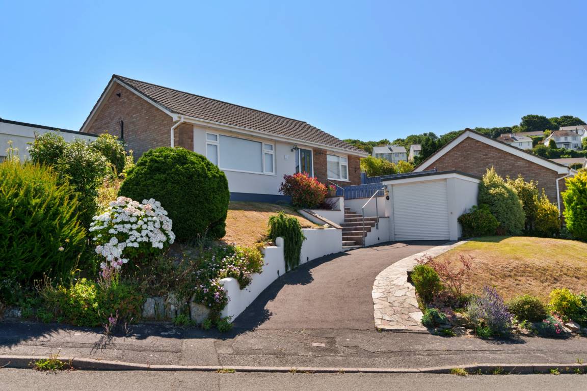 120 M² Bungalow ∙ 2 Bedrooms ∙ 4 Guests - Salcombe