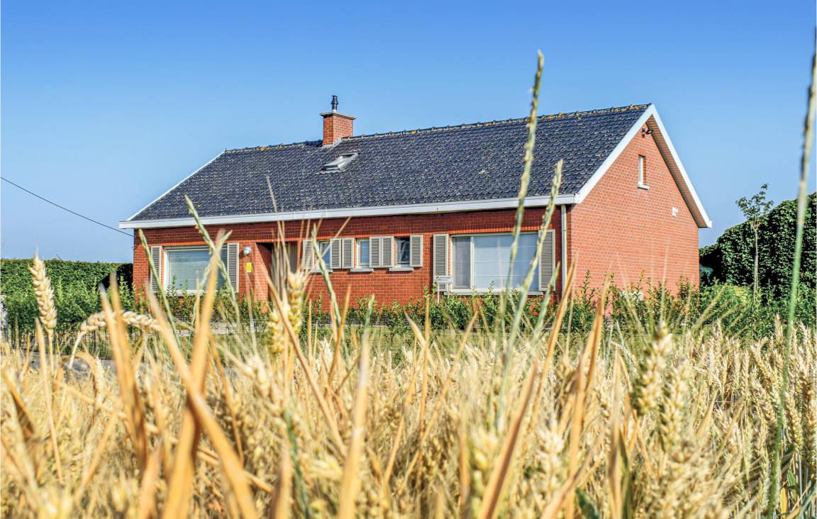 210 M² House ∙ 4 Bedrooms ∙ 8 Guests - Ypres