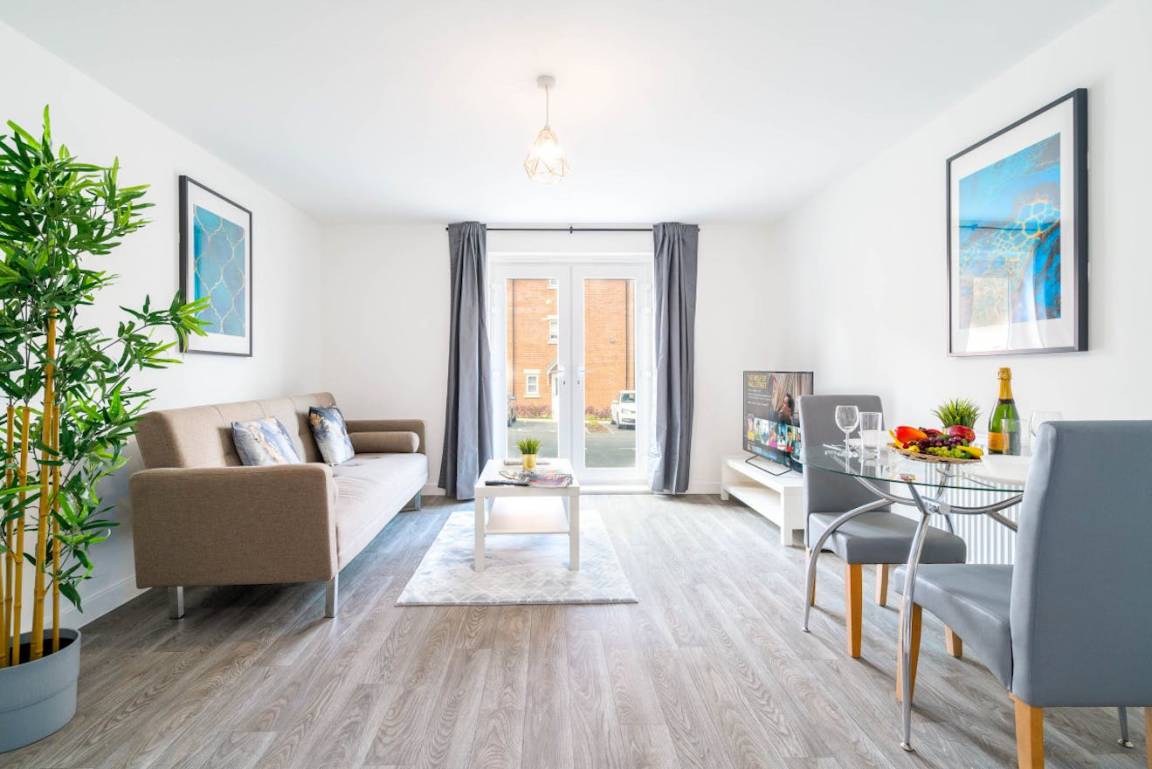 65 M² Apartment ∙ 1 Bedroom ∙ 2 Guests - Bromsgrove