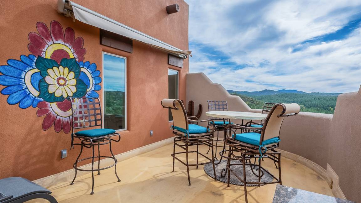 135 M² House ∙ 2 Bedrooms ∙ 5 Guests - Bucky's Casino