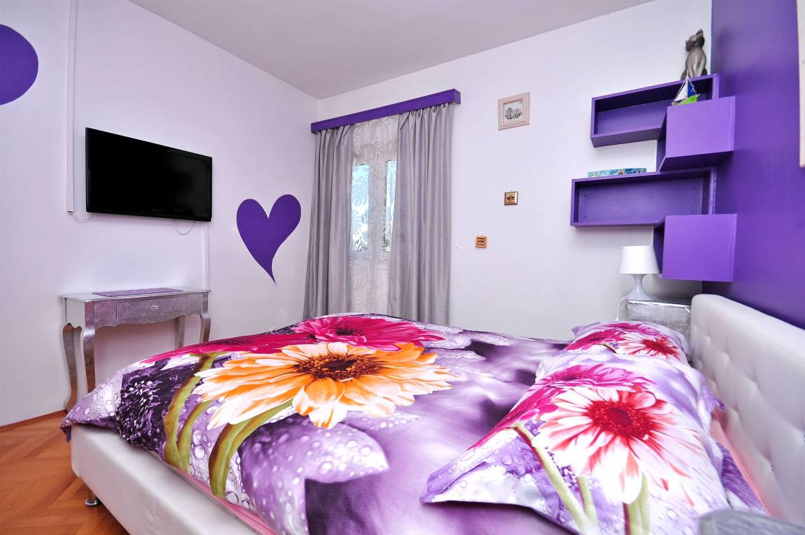 90 M² Ferienwohnung ∙ 2 Schlafzimmer ∙ 6 Gäste - Trogir