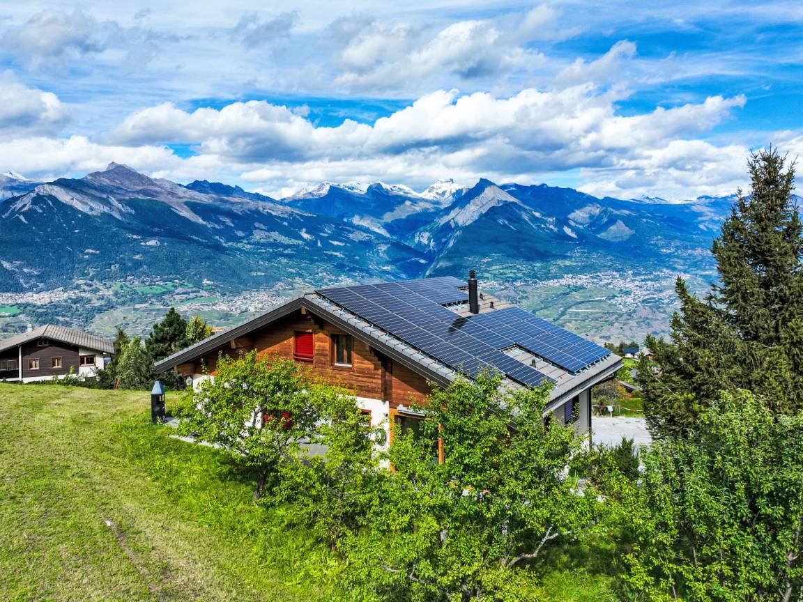 178 M² House ∙ 4 Bedrooms ∙ 8 Guests - Switzerland