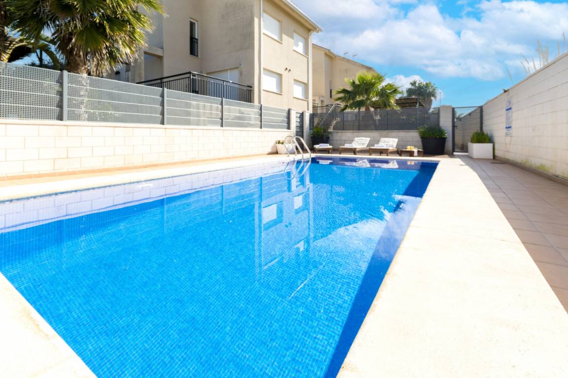 240 M² Chalet ∙ 4 Schlafzimmer ∙ 10 Gäste - Gandia