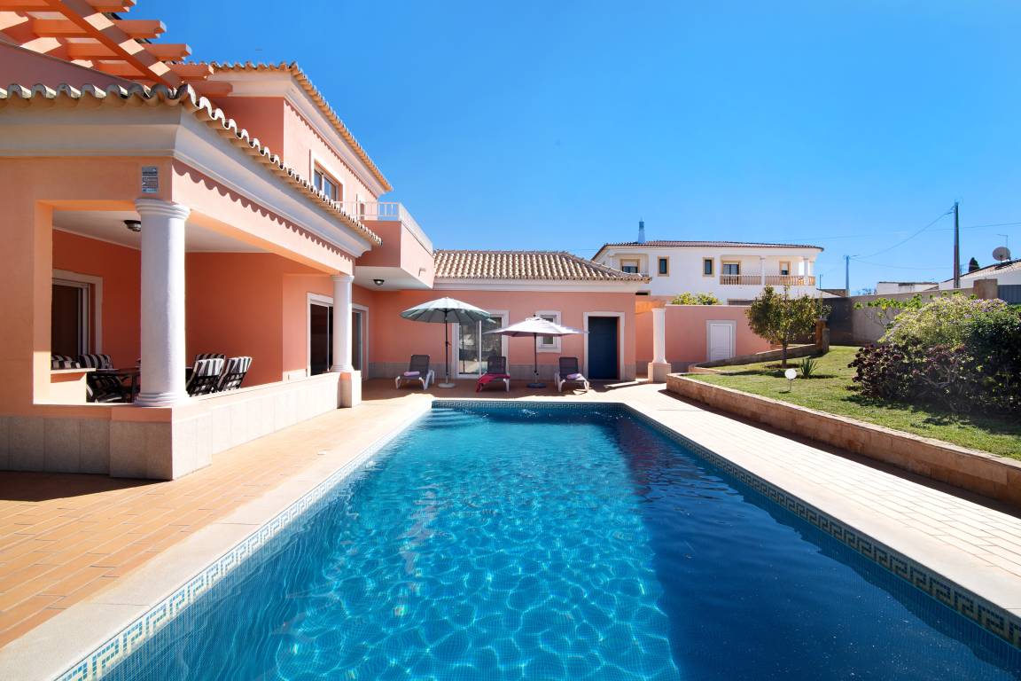 1250 M² Villa ∙ 3 Habitaciones ∙ 6 Huéspedes - Boliqueime