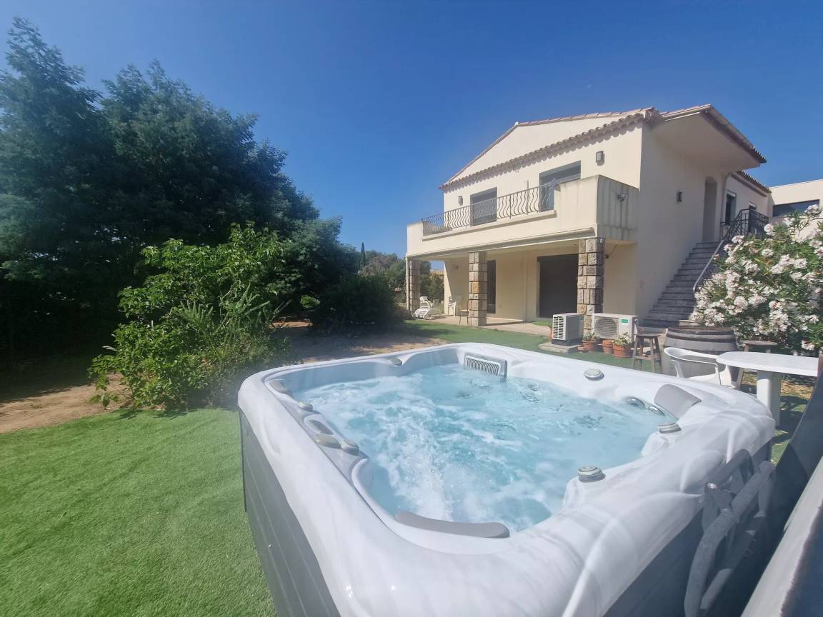 86 M² Ferienwohnung ∙ 3 Schlafzimmer ∙ 6 Gäste - Grimaud
