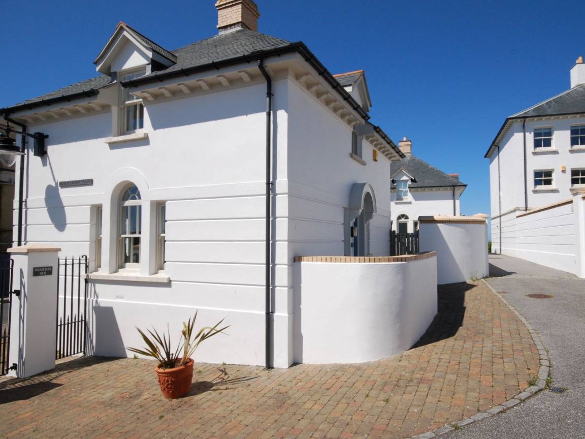 Cottage ∙ 2 Bedrooms ∙ 4 Guests - Fistral Beach