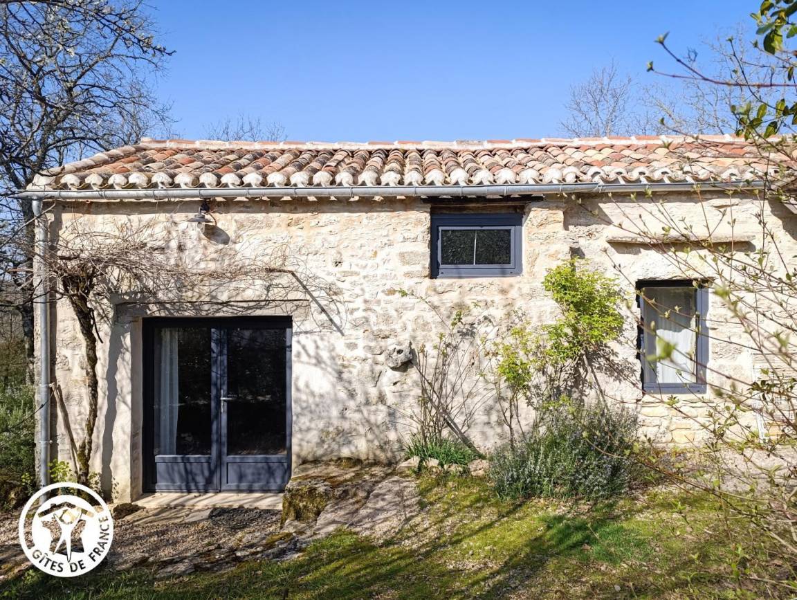 30 M² Gîte ∙ 1 Chambre ∙ 2 Personnes - Albas