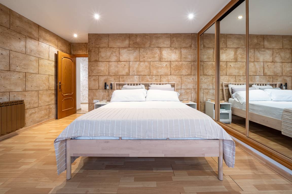 360 M² Villa ∙ 5 Habitaciones ∙ 8 Huéspedes - Reus