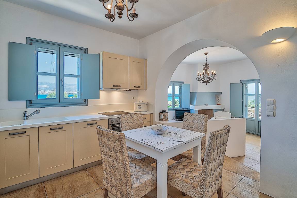 250 M² Villa ∙ 4 Bedrooms ∙ 10 Guests - Antiparos
