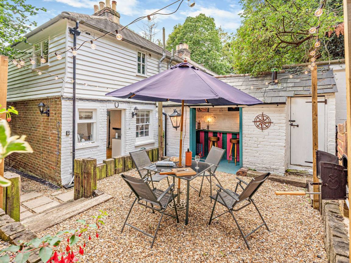 Cottage ∙ 2 Bedrooms ∙ 4 Guests - Hastings