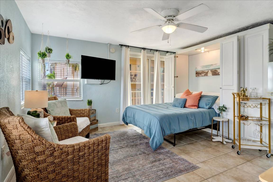 Apartment ∙ 1 Bedroom ∙ 2 Guests - Clearwater Beach, FL