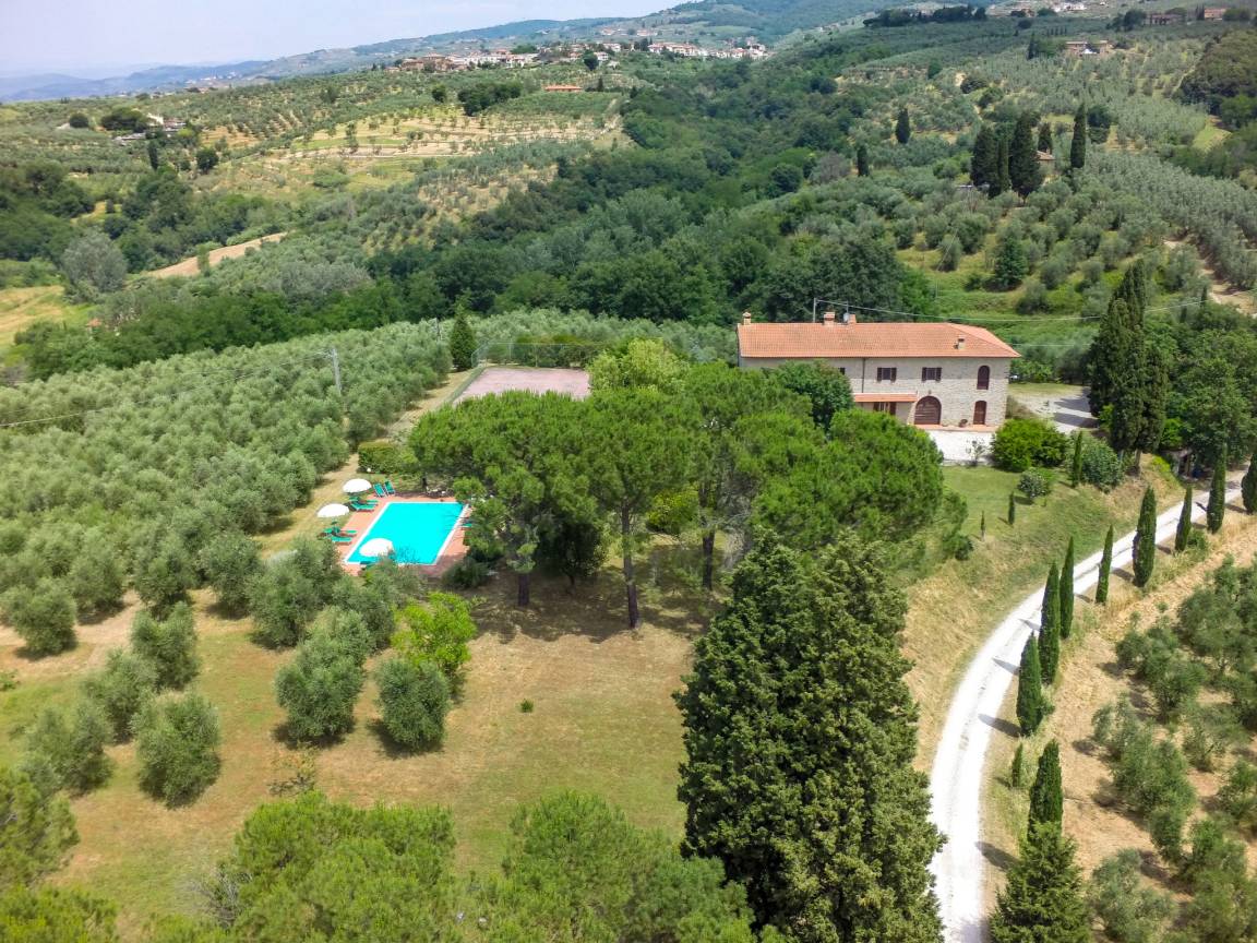400 M² House ∙ 6 Bedrooms ∙ 14 Guests - Prato